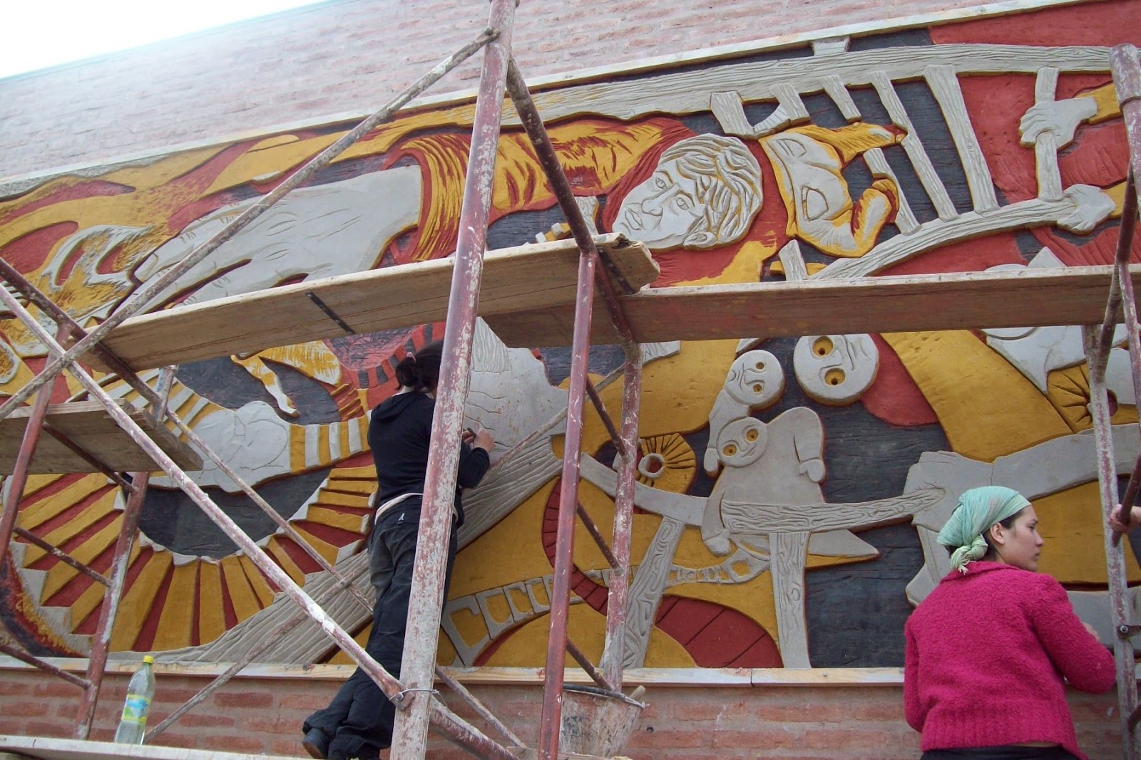 TALLER DE MURALISMO: PRIMER MURAL ESGRAFIADO DE VILLA MARÍA CÓRDOBA