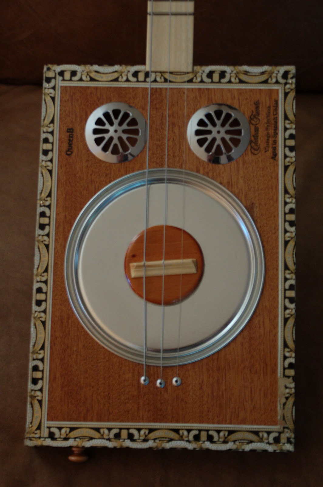 TotalRojo Guitars: Design & Decoration -- 'How To' for Cigar Box Guitar
