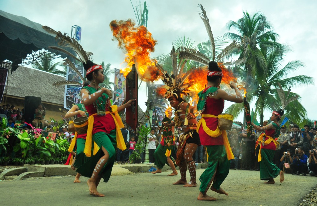 DINAMIKA: SISTEM PERLADANGAN DAN KEARIFAN TRADISIONAL ORANG DAYAK DALAM ...