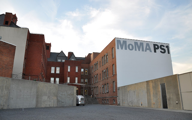 MoMA PS1 Instalaciones de verano - Ministerio de diseño