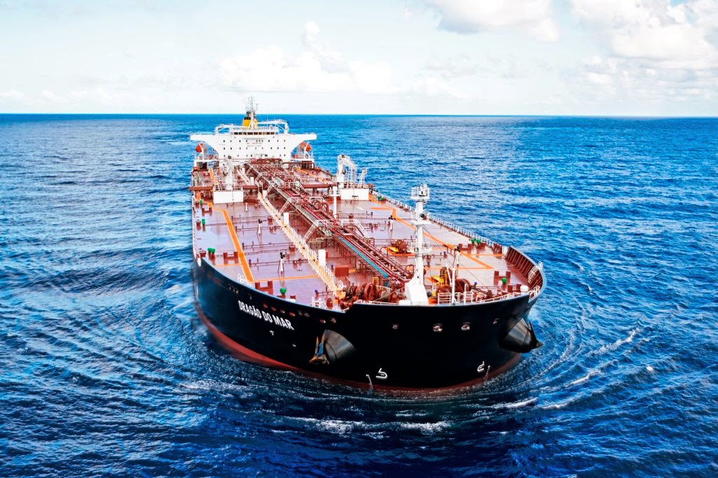 Navios em Paranaguá: "Dragão do Mar" liberado para o tráfico