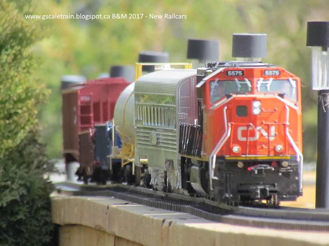 G-Scale Train Fun: NEW RAILCARS in G-Scale Garden Train Fun Land - 03-19-17