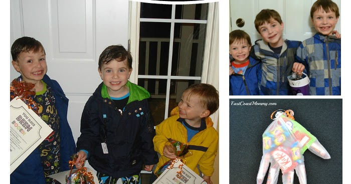 East Coast Mommy: The Best Halloween Tradition: BOOing