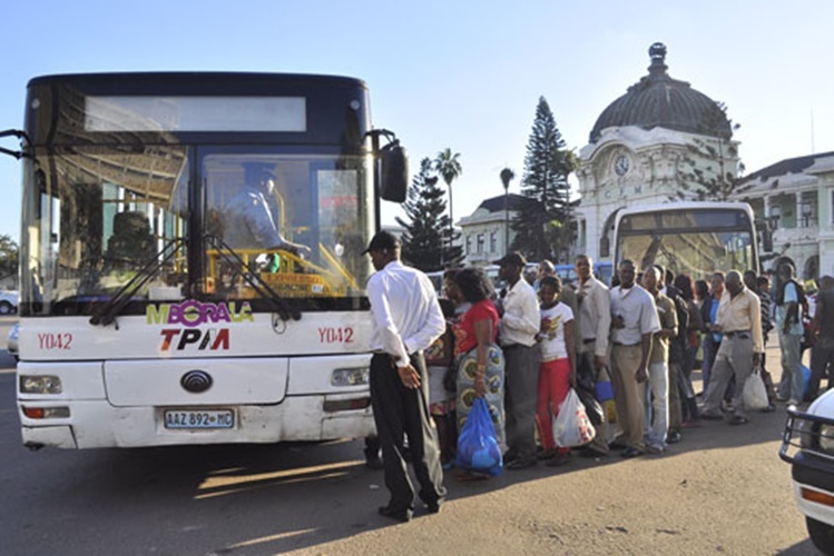 EMTPM inicia recuperação de autocarros imobilizados ~ Notícias Moz