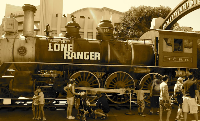 The Mouse Minute (Formerly Brad's Everything Disney Blog): The Lone ...