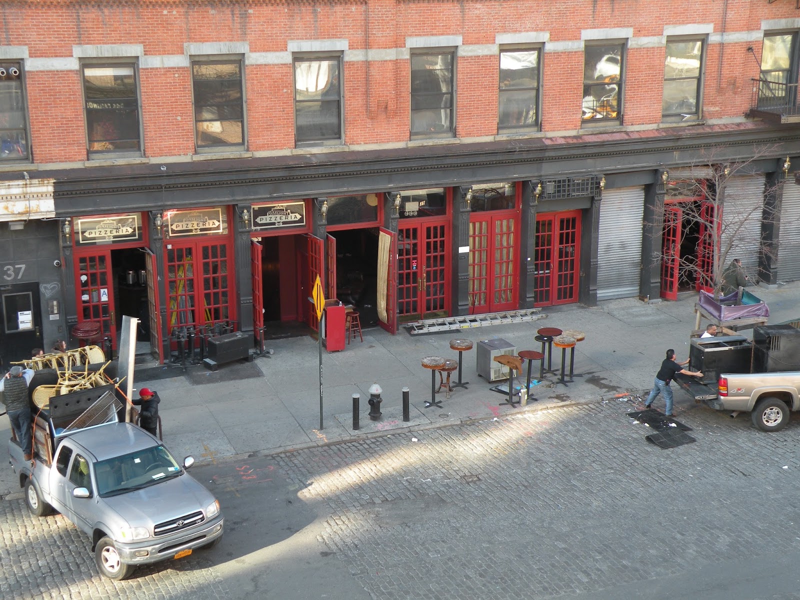 Jeremiah's Vanishing New York: Gaslight Lounge