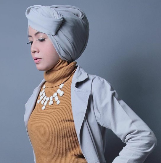 √ 25 Model Hijab Turban Modern Paling Hitz Kekinian yang Wajib Kamu ...