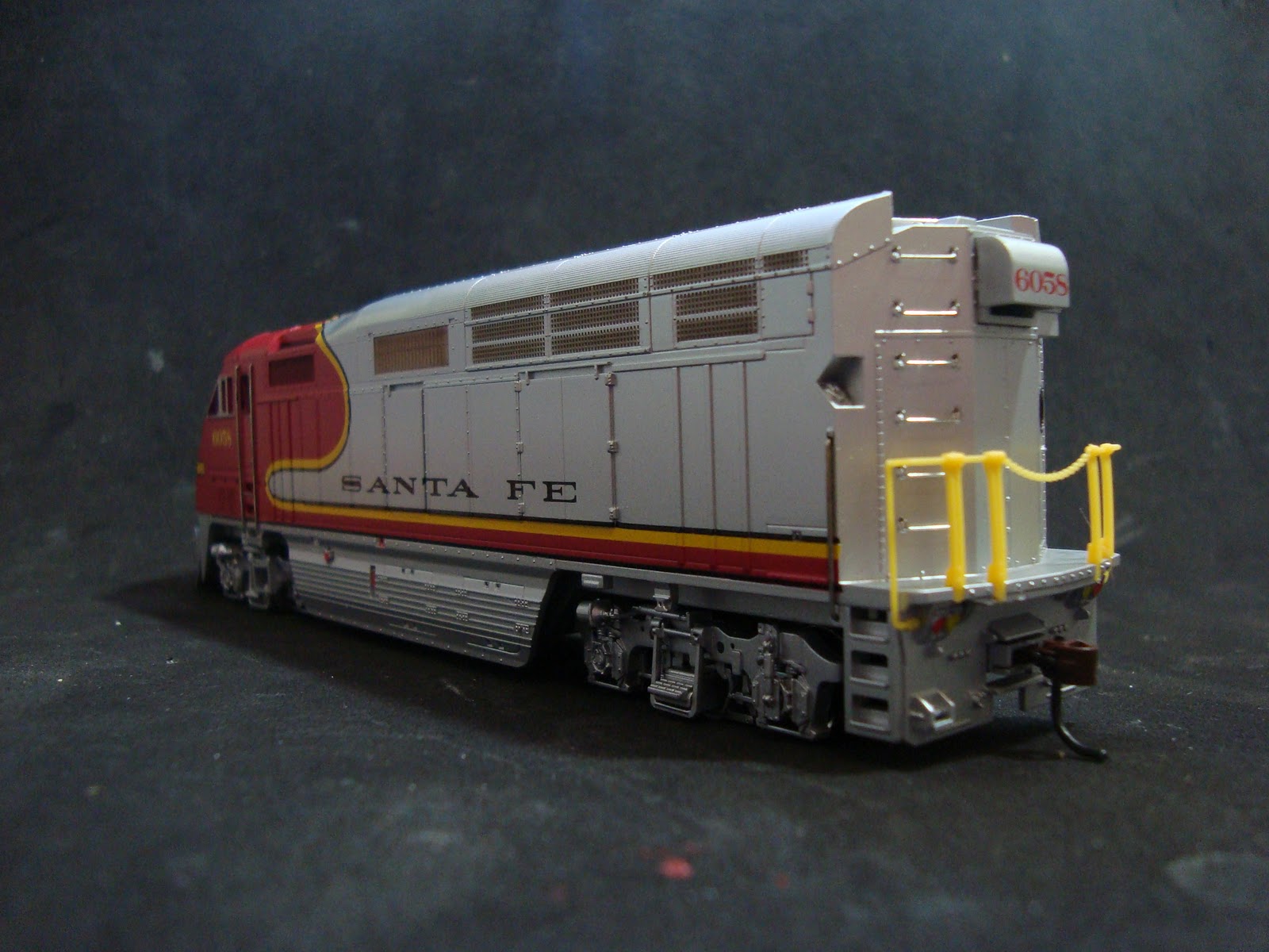 SFTRENS Ferromodelismo HO DCC: Locomotiva EMD F59PHI SANTA FE 6058 WARBONNET Athearn RTR Fantasy DCC