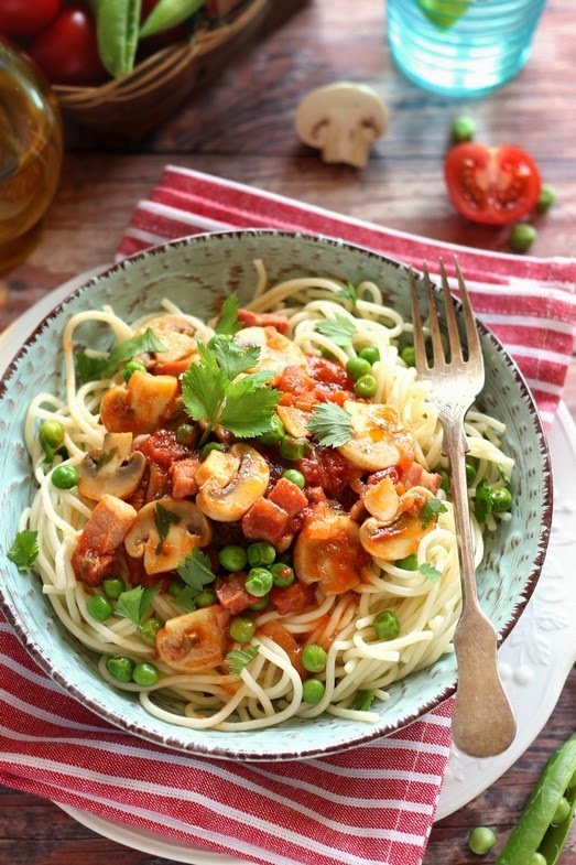 Juditka konyhája: ~ GOMBÁS - ZÖLDBORSÓS RAGU SPAGETTIVEL