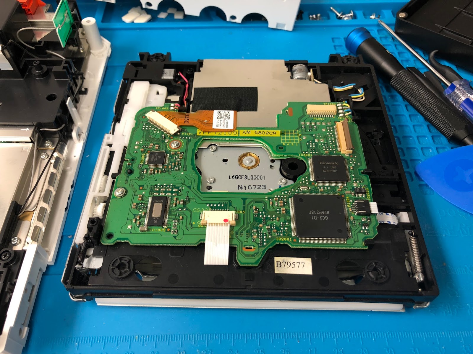 TurboPico Tech: Wii DVD Drive Lens Replacement