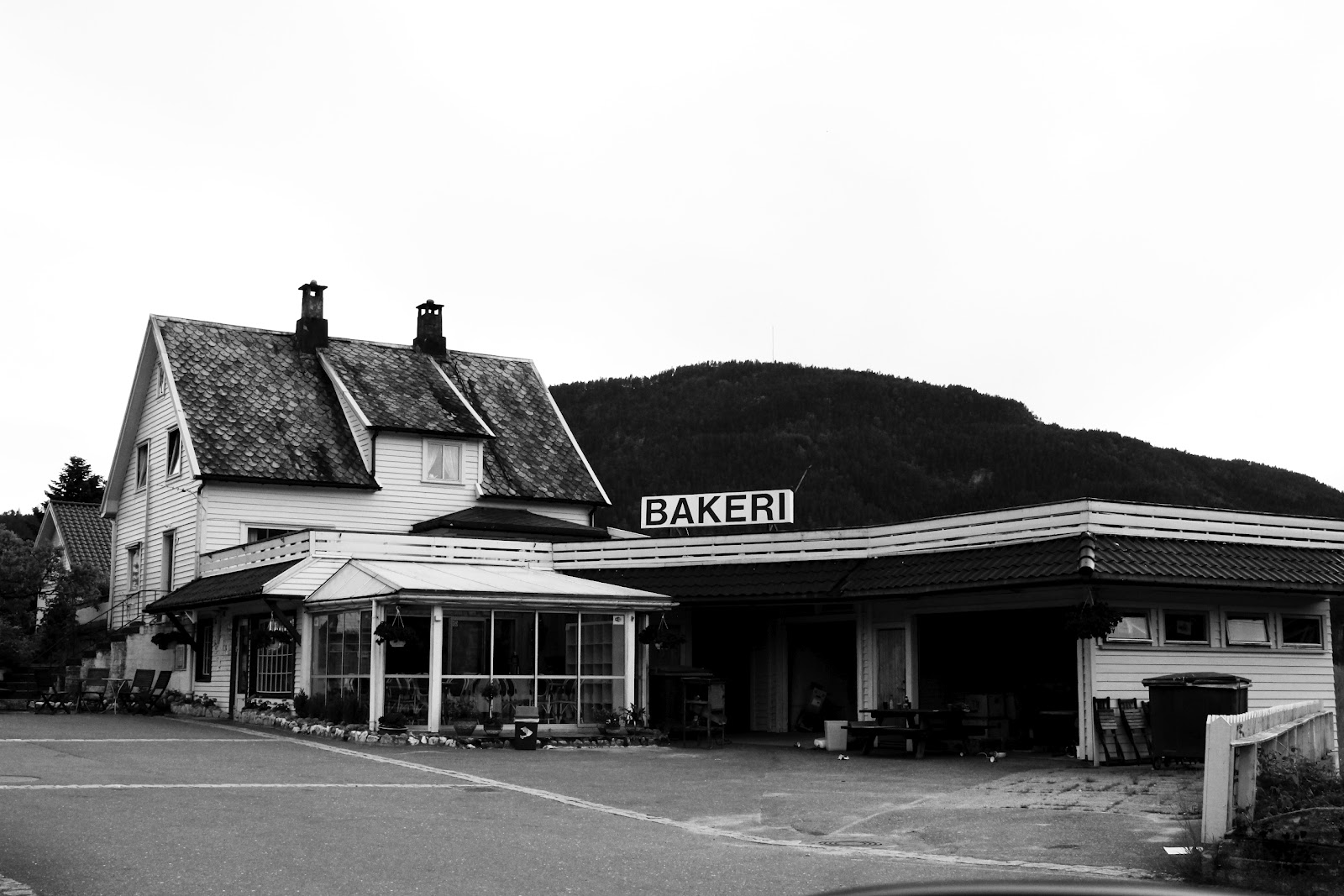 Tonstad Bakeri: Nytt og gammelt bakeri i bilder