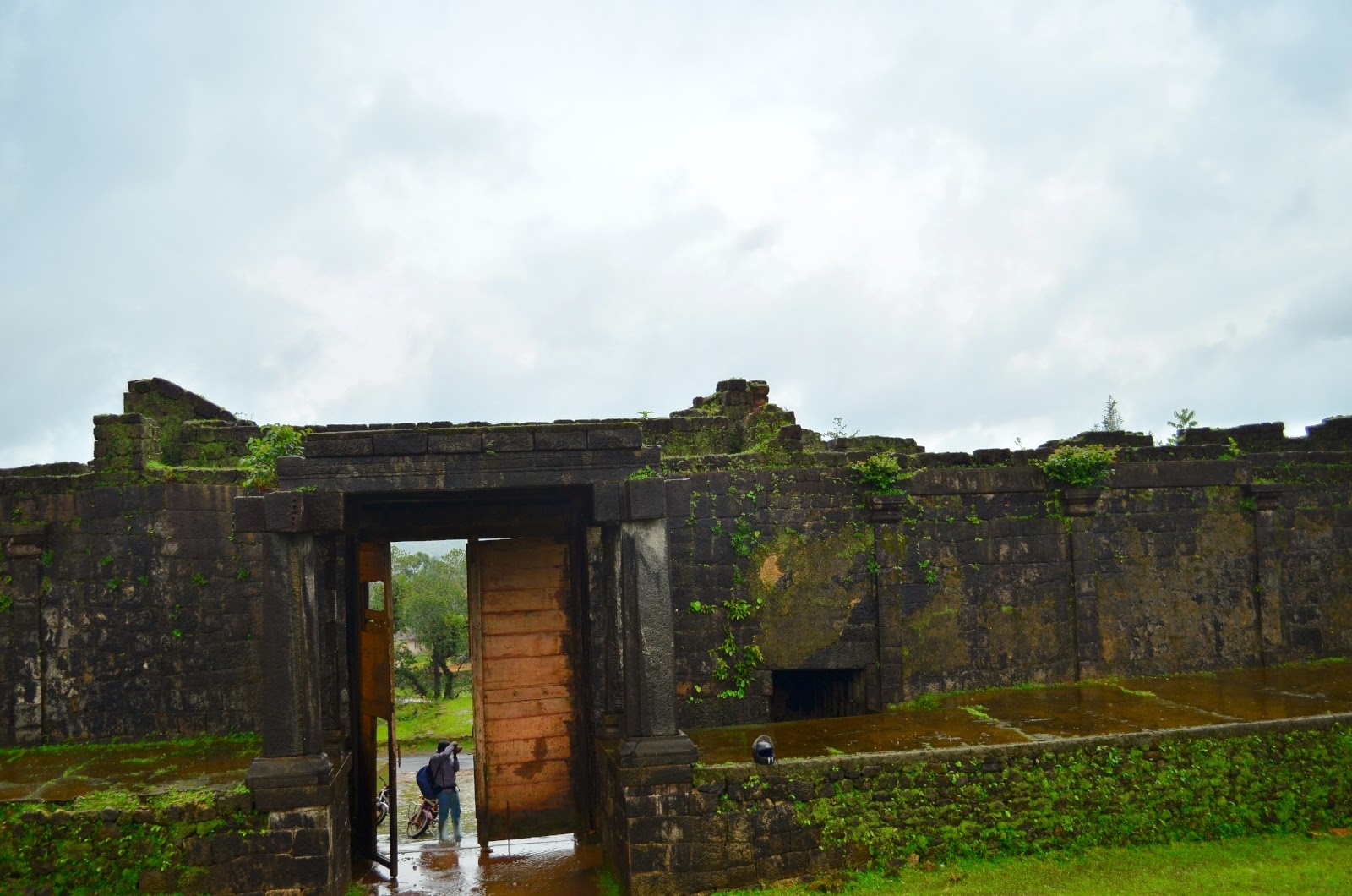 Sharath Hassan A Travelling Photographer: Nagara Fort, Nagara ...