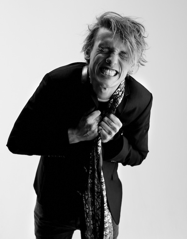 [Entrevista] Apreciação de Jamie Campbell Bower: de skate a Harry ...