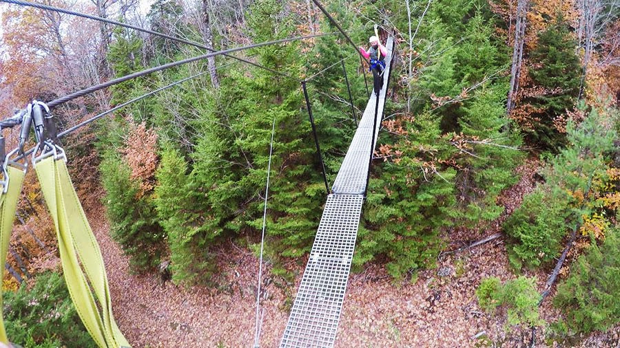 A weekend getaway in New Hampshire. The beauty of fall, fairy-tale ...