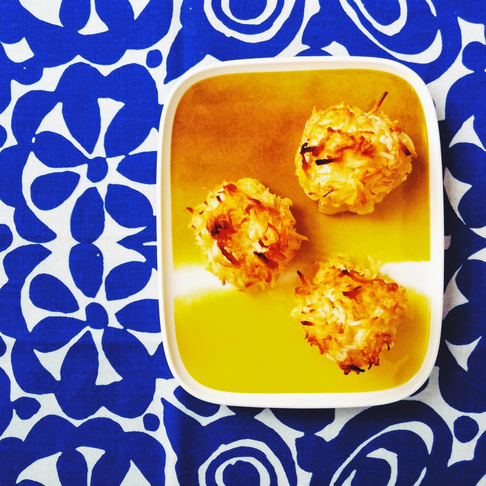 Alice Bakes a Cake: Swedish coconut cookies