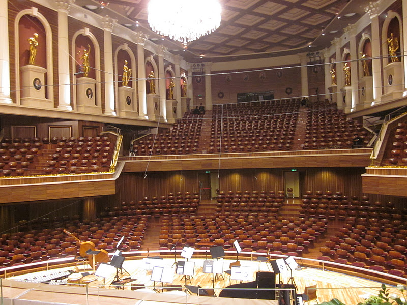 White Lotus : Beauty on Budget: Aula Simfonia Jakarta with Symphonia Vienna