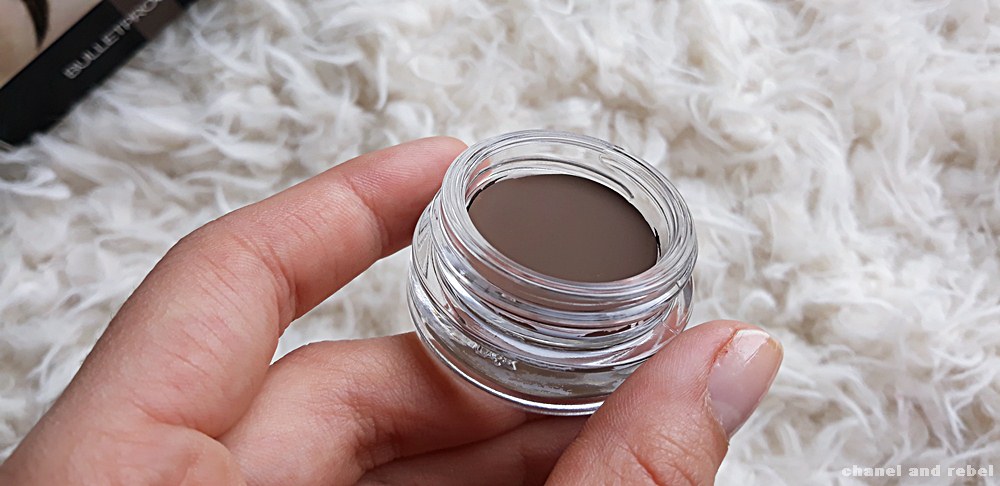 MakeUp Revolution Brow Pomade - Chanel and Rebel