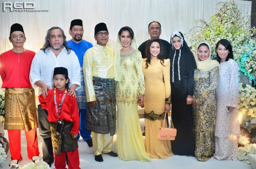twenty2december™ : [TAHNIAH] Gambar majlis pernikahan Hattan dan Arianie.