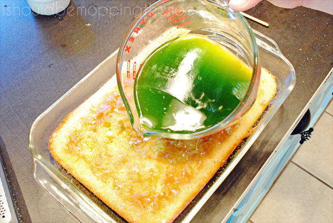 Key Lime Poke Cake | i should be mopping the floor