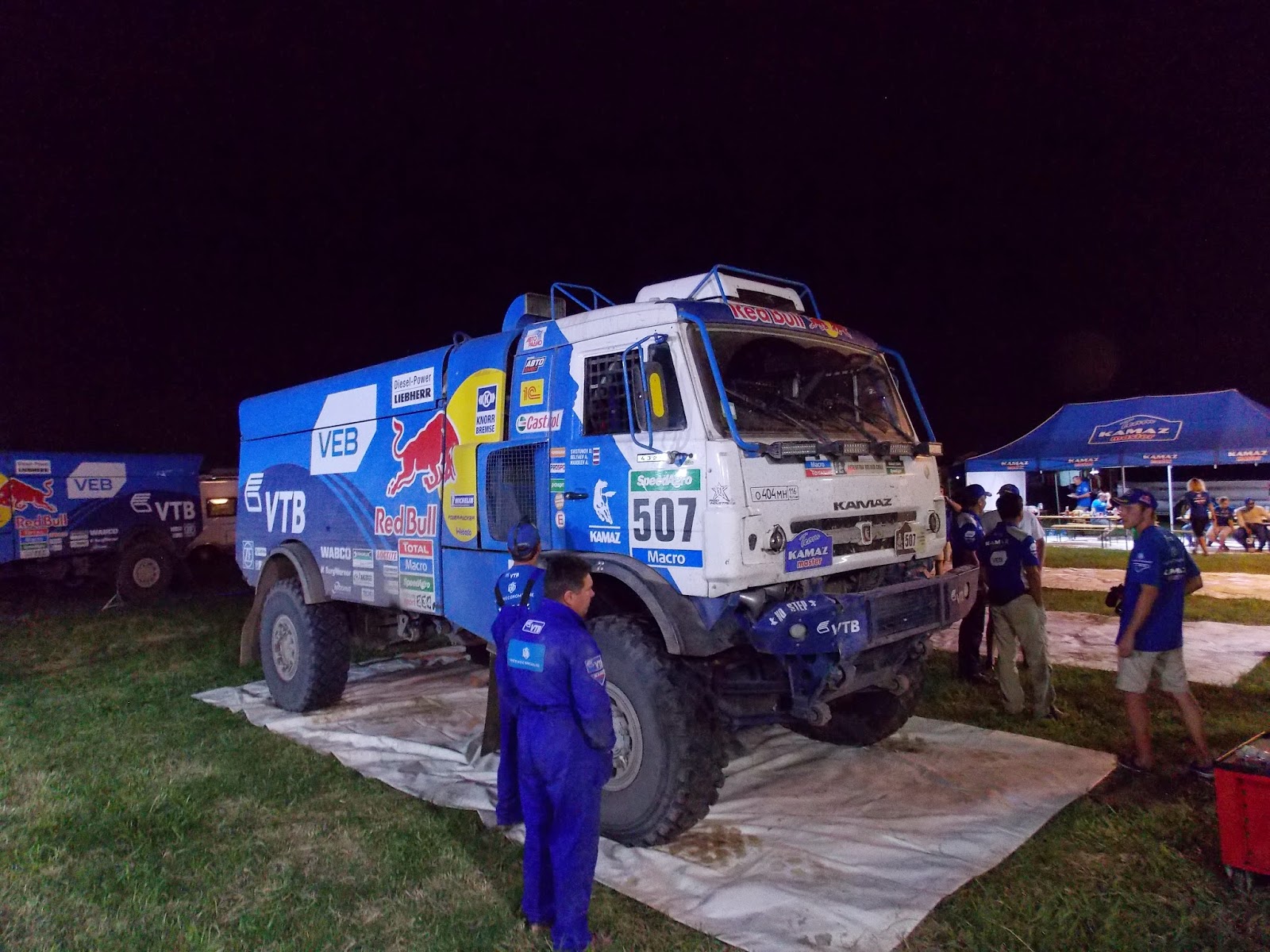 DIECIOCHO RUEDAS: LIEBHERR EL MOTOR QUE DOMINA EL DAKAR DE LA MANO DE KAMAZ