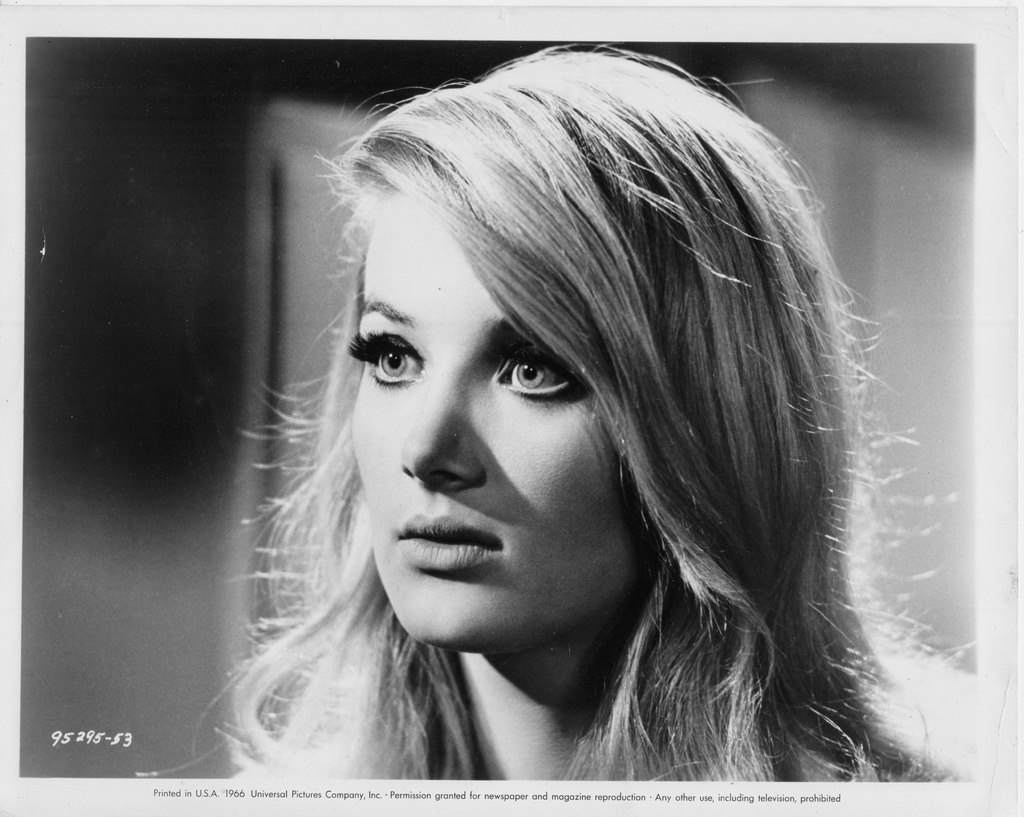 Slice of Cheesecake: Barbara Bouchet, pictorial