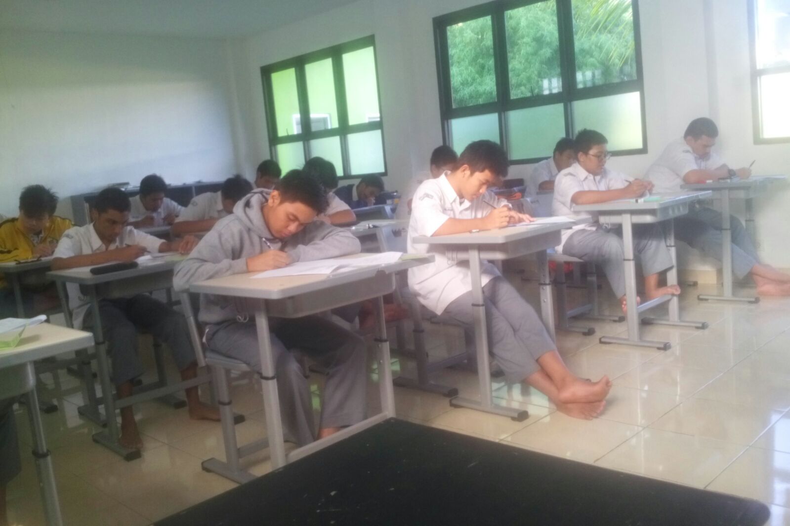 SMA IBNU HAJAR BOARDING SCHOOL: Rak Arsip SMA IHBS