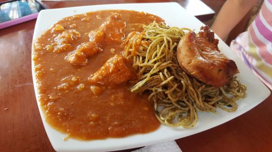 Como preparar carapulcra de pollo y carne de res y sopaseca