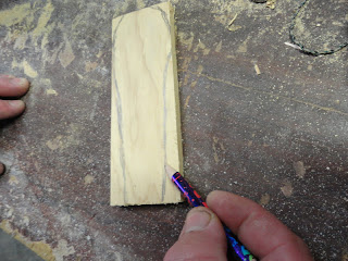 So I Saw This Tutorial ...: 2x4 DIY "Thankful" Turkeys