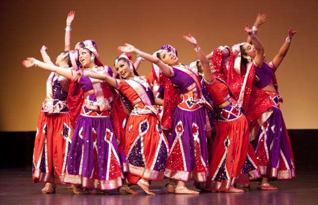 High Definition Wallpapers: Navratri Ras Garba And Traditional Dress