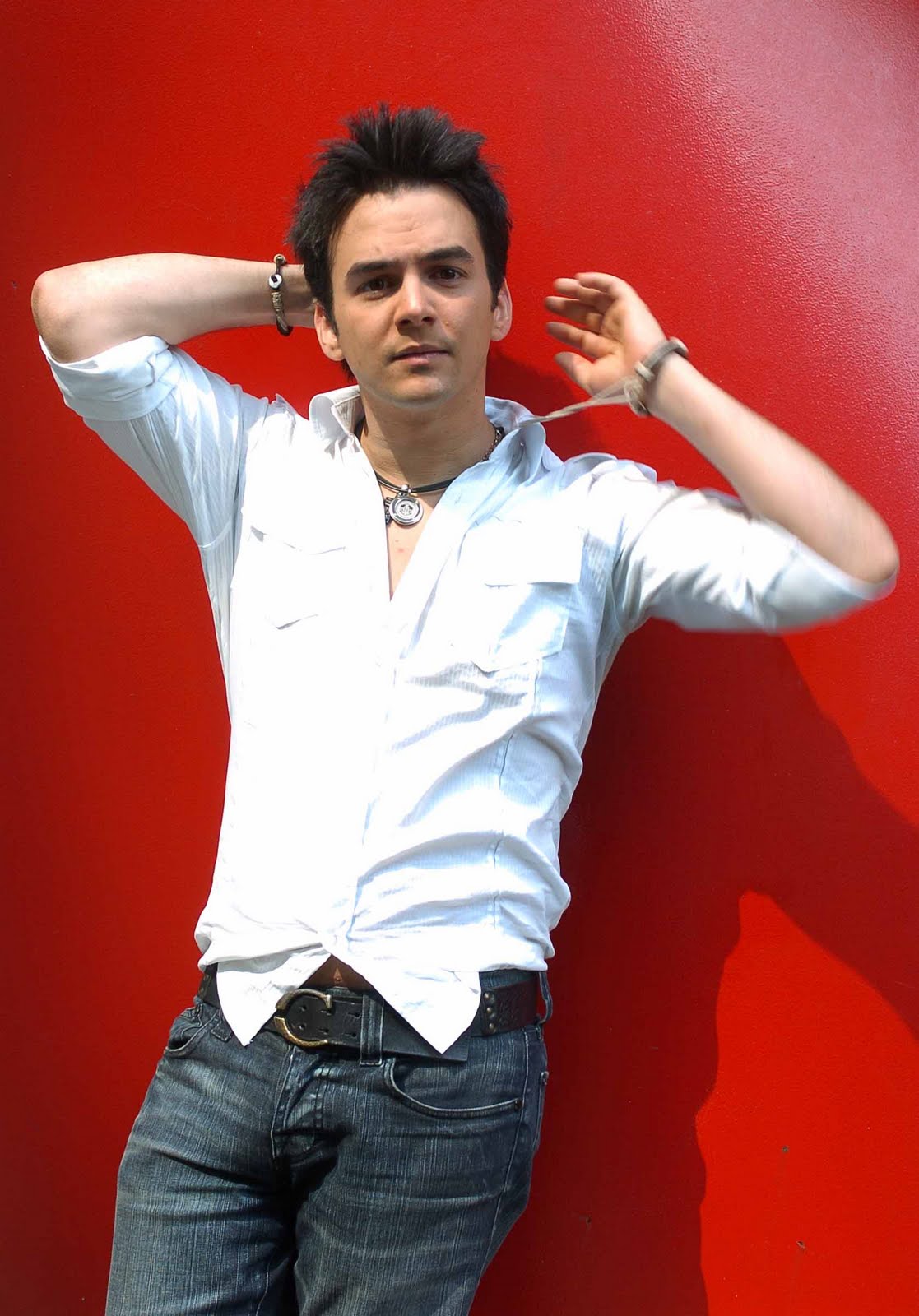 JOSEPH CACERES: TRAS EXPERIMENTAR CON EL POP Y LA BACHATA...