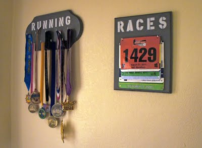 Pavement Runner: DIY: Medal & Bib Holder