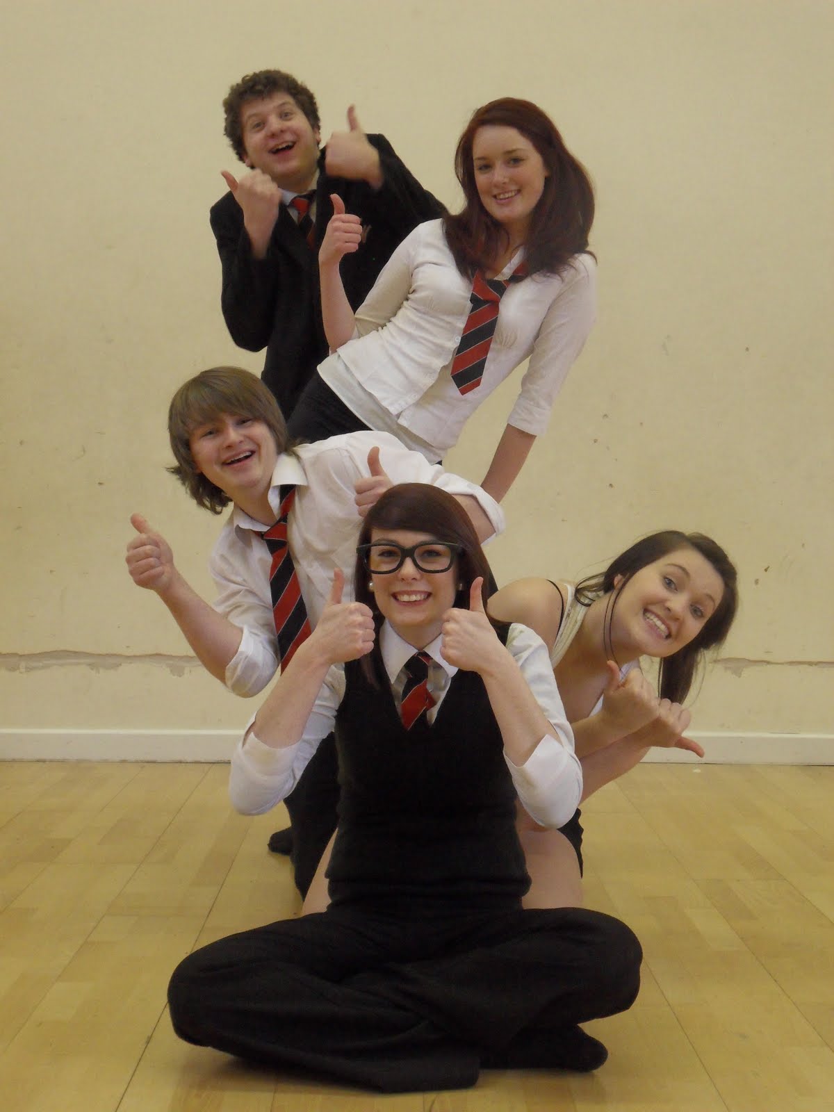 35 THEMES FOR GROUP PHOTO SHOOTS, THEMES FOR SHOOTS GROUP PHOTO - Photo ...