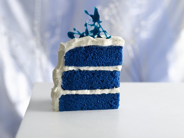 A Wedding Planner at Heart:: Blue and Red velvet cake..