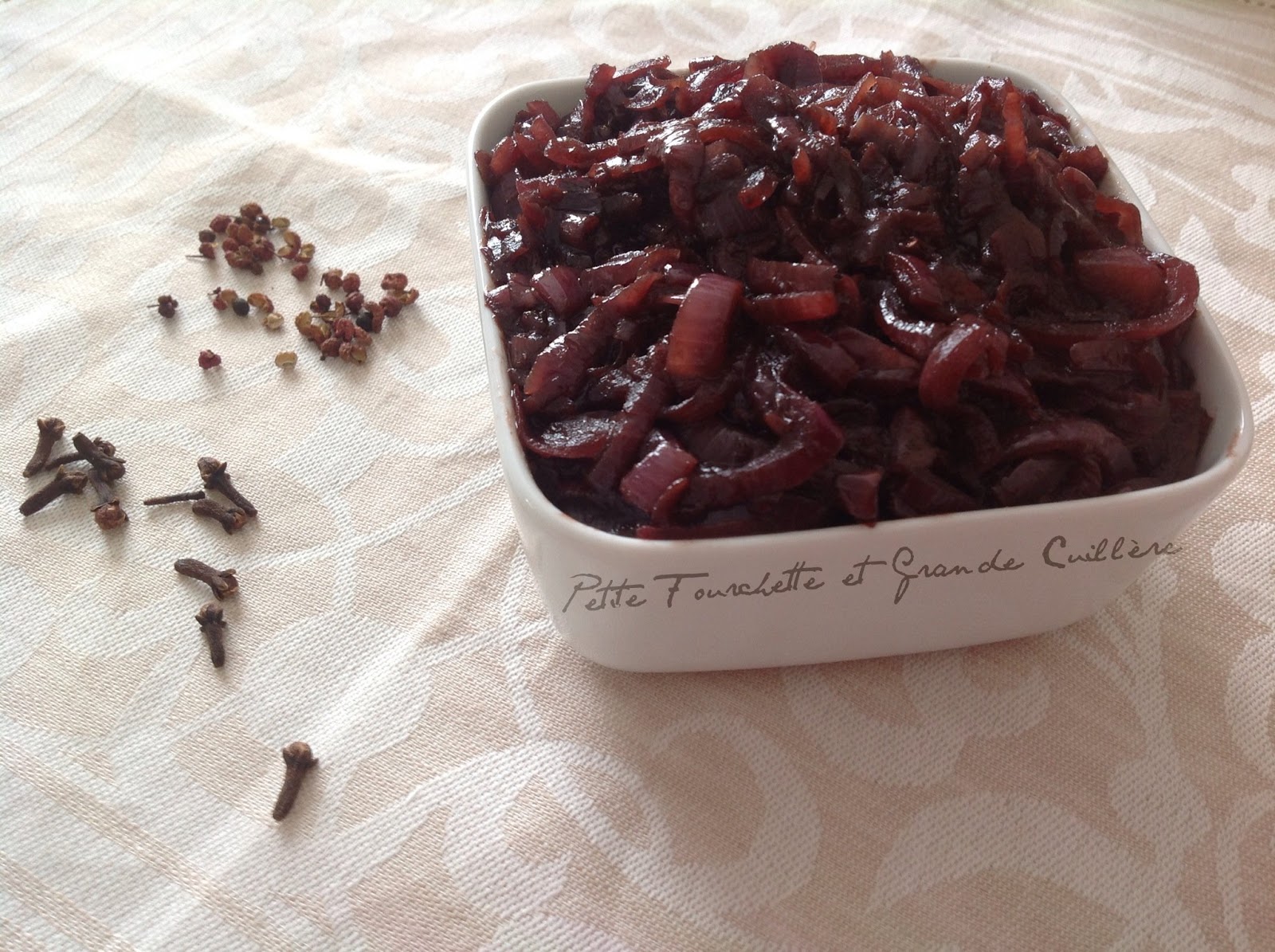 Petite Fourchette et Grande Cuillère: Confit d'oignons rouges au Maury ...
