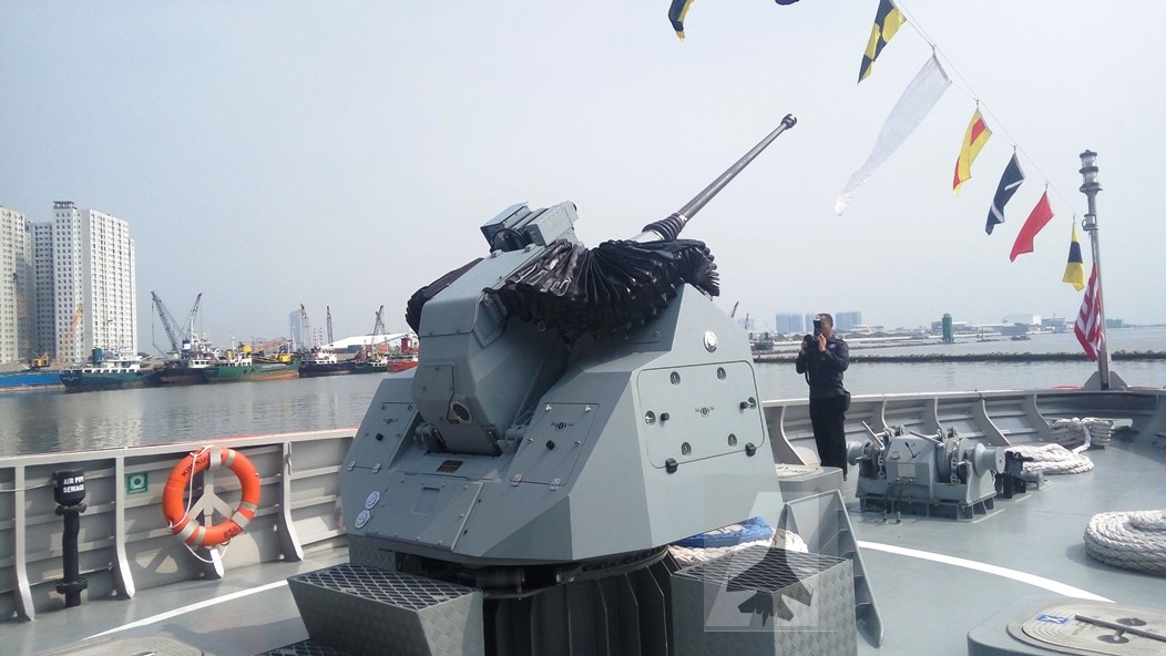DEFENSE STUDIES: OTO Melara MARLIN, Canggihnya Senjata Utama Kapal ...