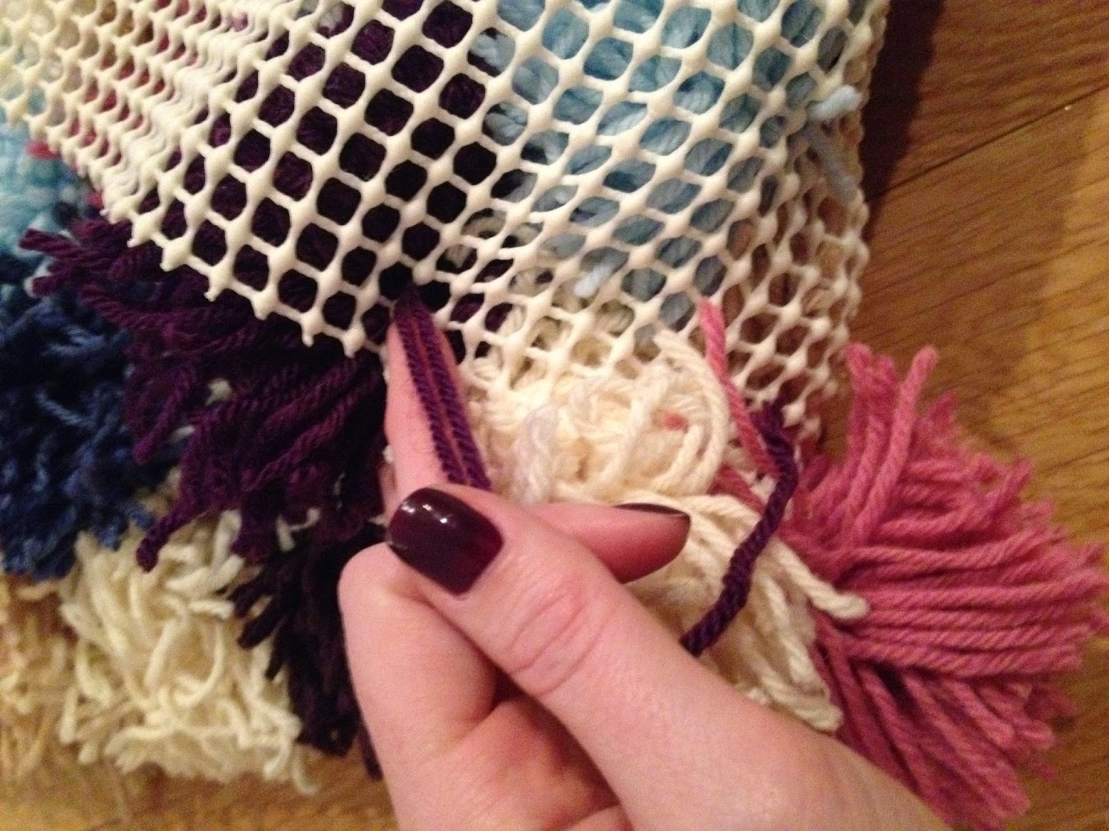 The Crafty Novice DIY Yarn Rug