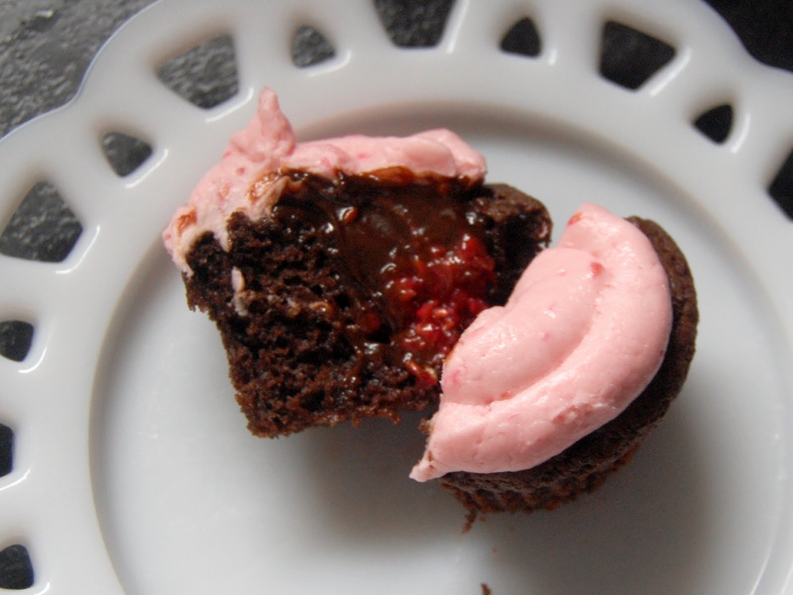 Cassie Craves: Raspberry-Filled Chocolate Cupcakes with Chocolate ...