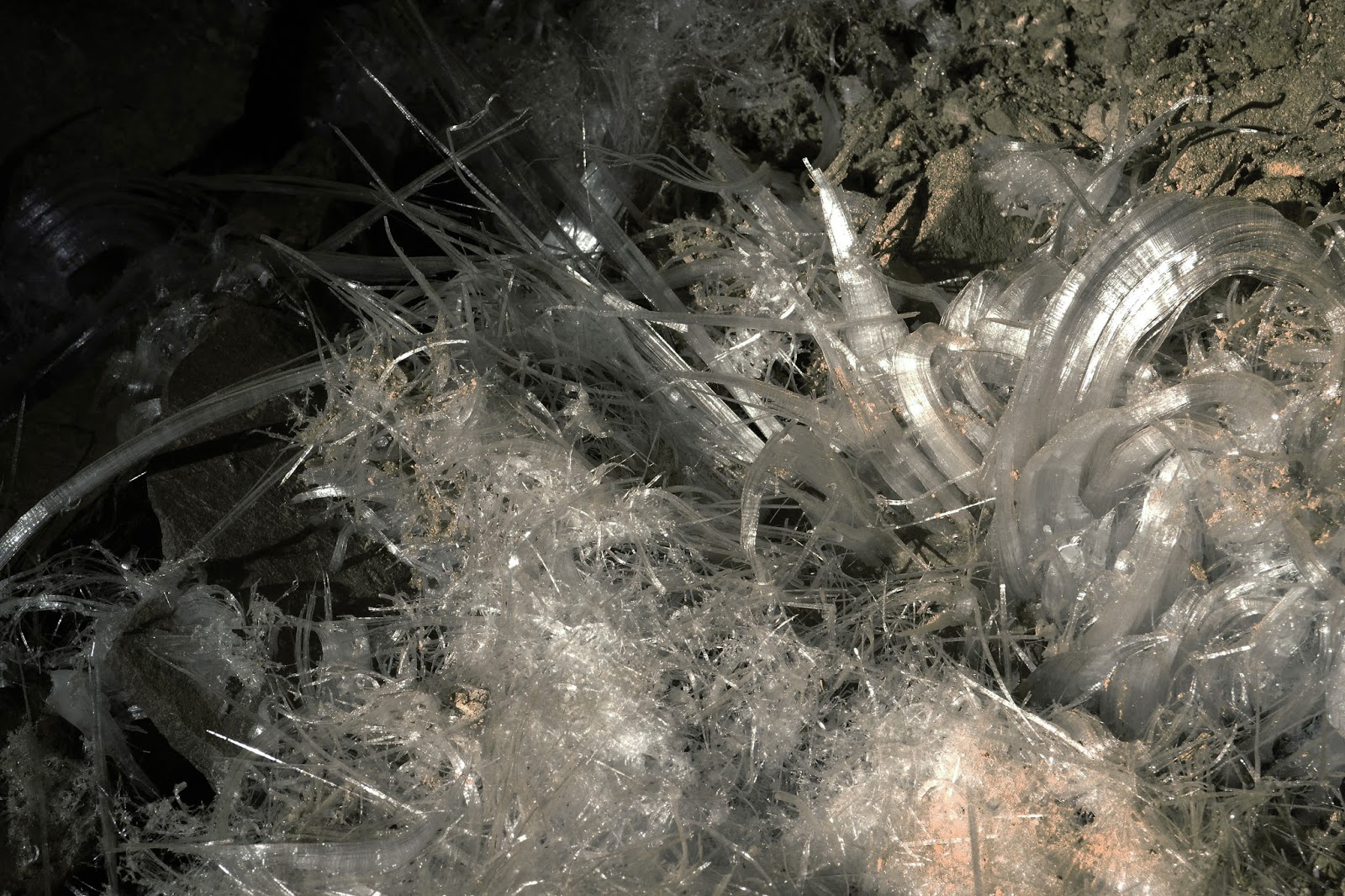 ELLISONS CAVE CROSSOVER DOWN FANTASTIC PIT & UP INCREDIBLE PIT. - ADAM ...