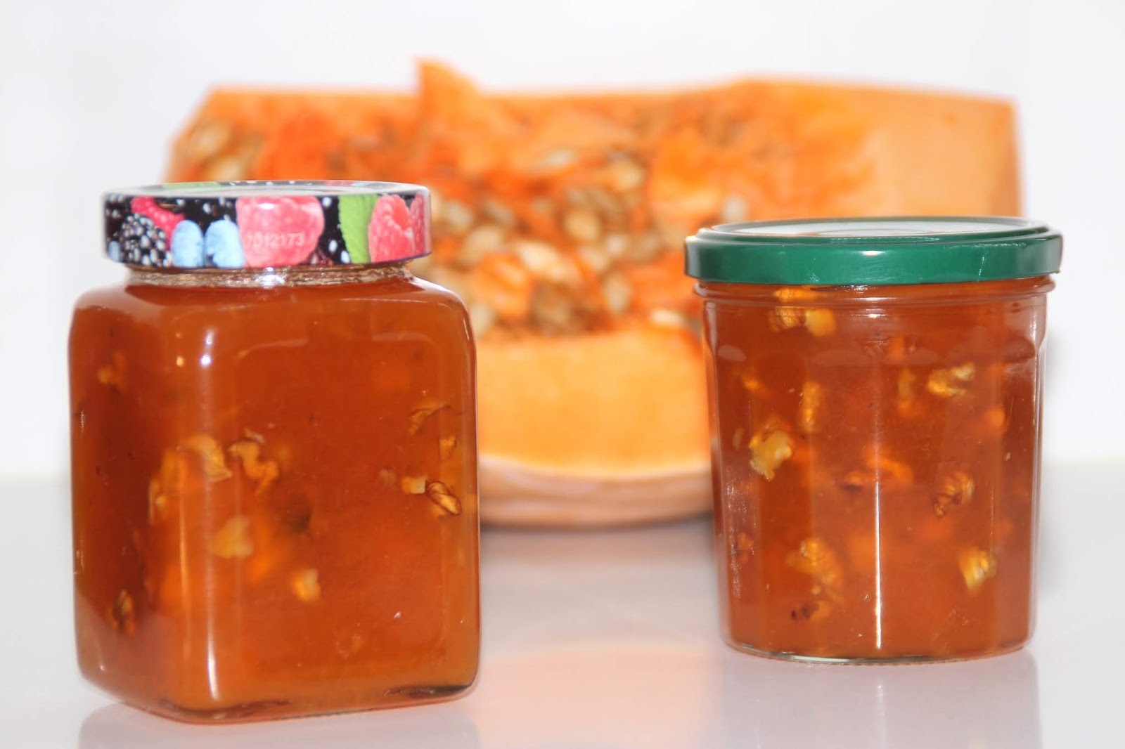 Doce de mogango com nozes