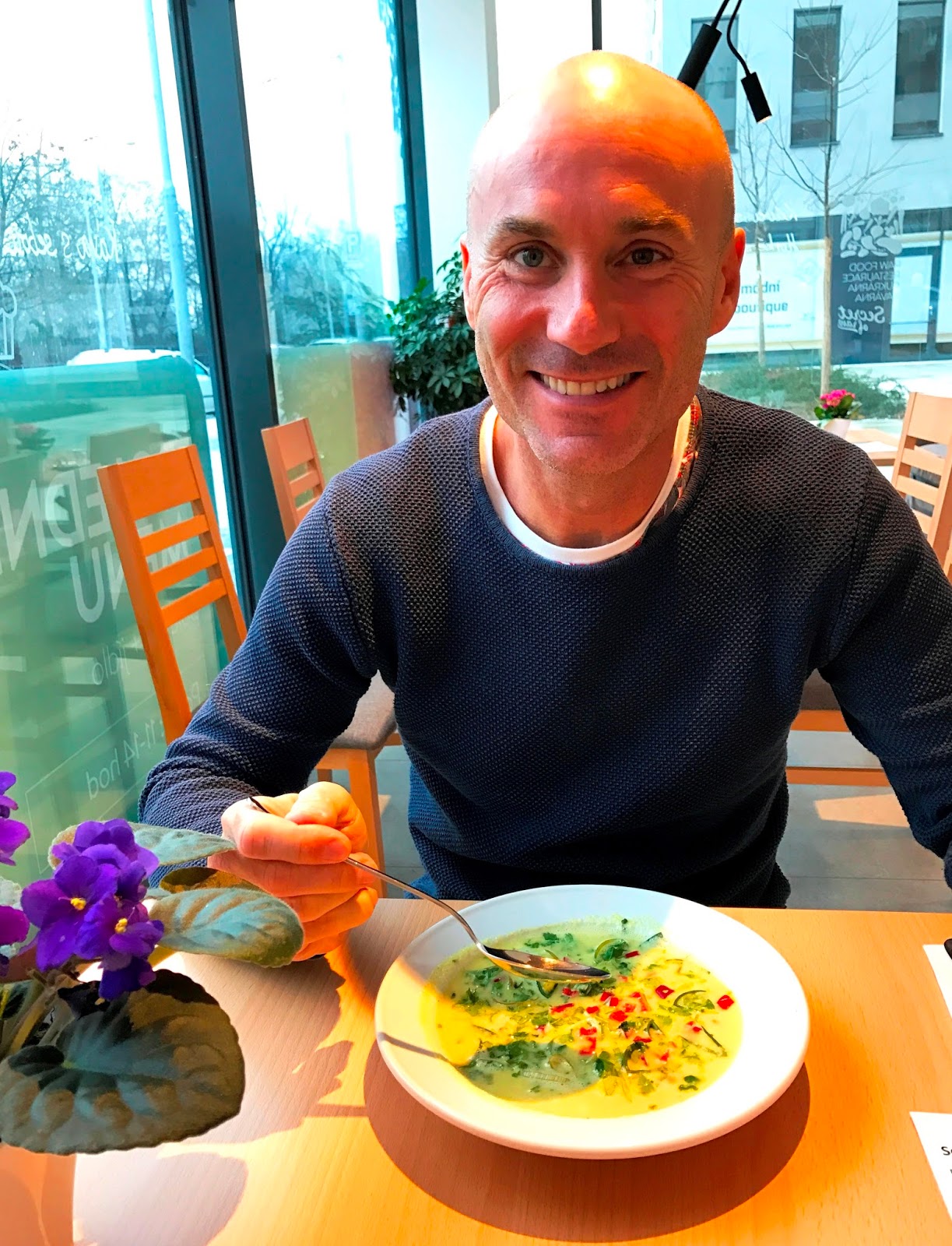 Michal Shark: JAK NA ŽIVOU (RAW) STRAVU