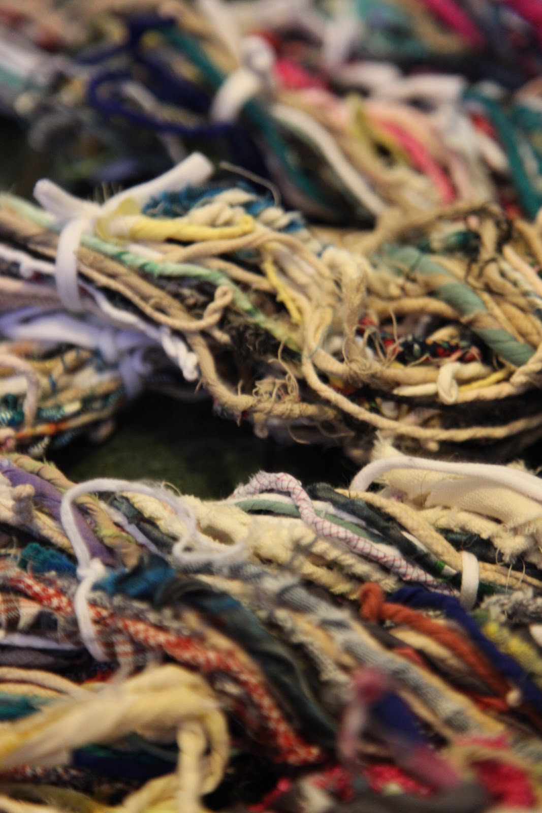 ☀ ♥ ♫ ♻ ☆ zaidibirindilindilindilandia ☆ ♻ ♫ ♥ ☀: SCRAP FABRIC yarn ...