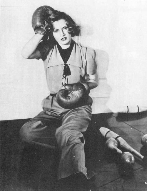 A Mythical Monkey writes about the movies: Barbara Boxing