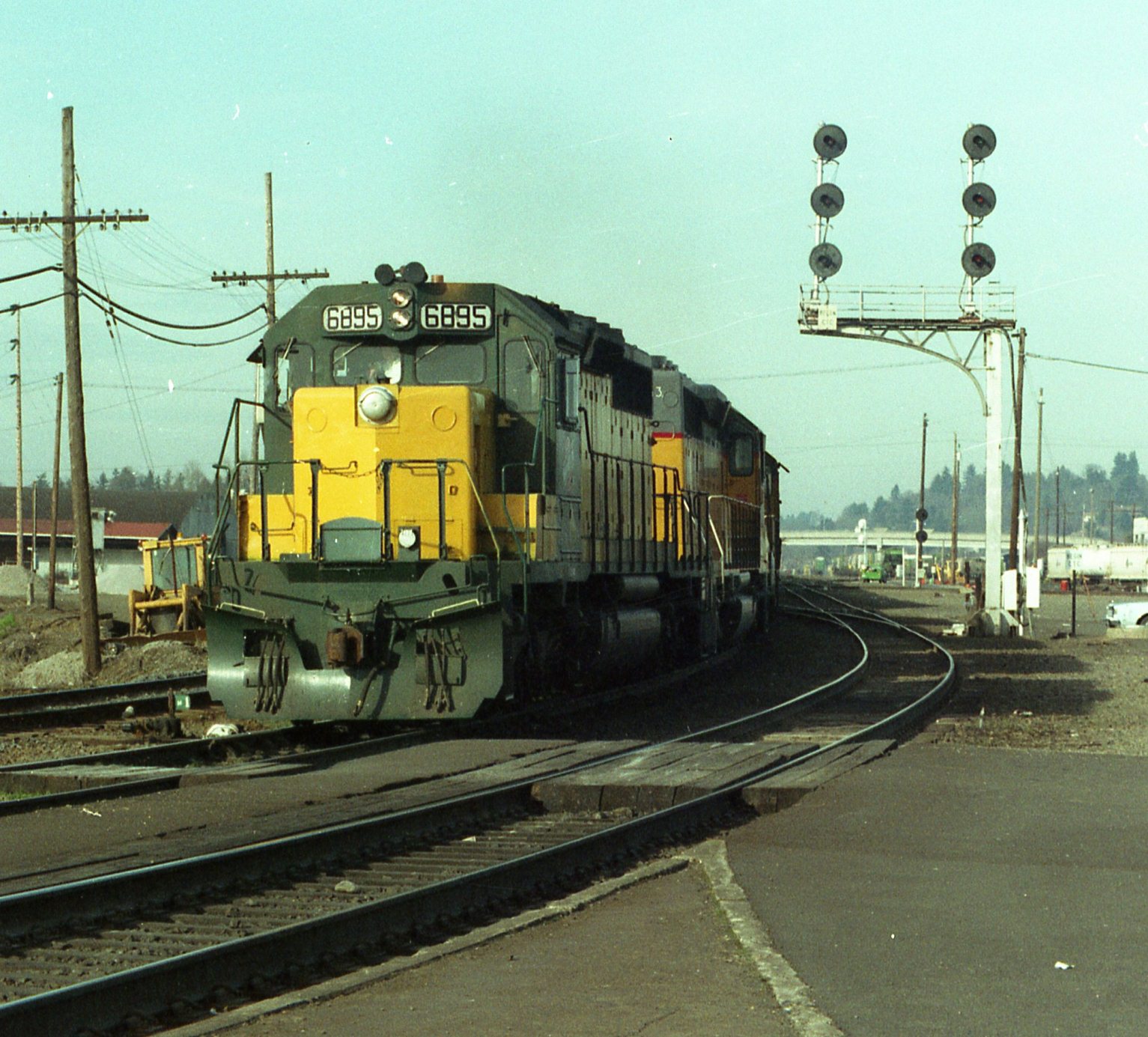 PDX Railfan Photos: CNW SD40-2s