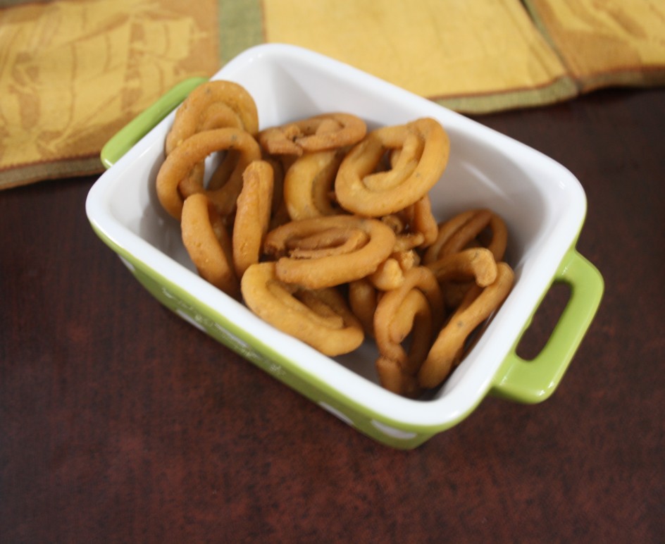 Kodubale | Kodbale ~ Karnataka Special Step by Step | Indian Cooking ...