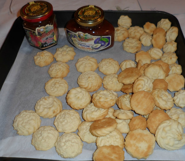 La Creatività di Anna!!!: Fiocco dolce alla ricotta e Frollini farciti ...