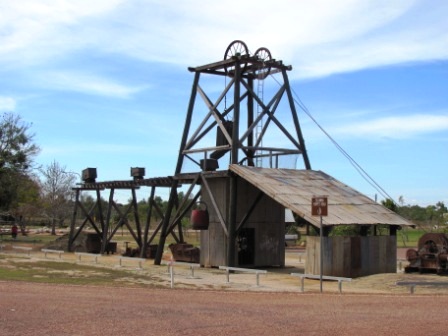 Robbiebago Adventures: Charters Towers