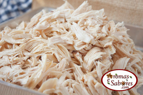 Aromas e Sabores: Peito de frango cozido e desfiado - Cozinha Básica
