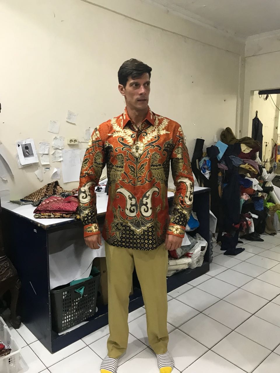 Penjahit Kain Batik Di Tangerang - Kenzo International Tailor: Penjahit ...