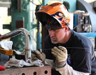 build off | free wallpaper