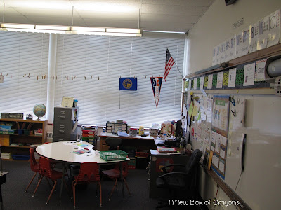 A New Box of Crayons: Teacher Week: Classroom Digs...my classroom tour!